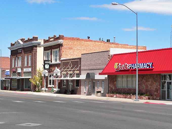 The classic storefronts of Gering welcome visitors with the kind of small-town charm that never goes out of style.