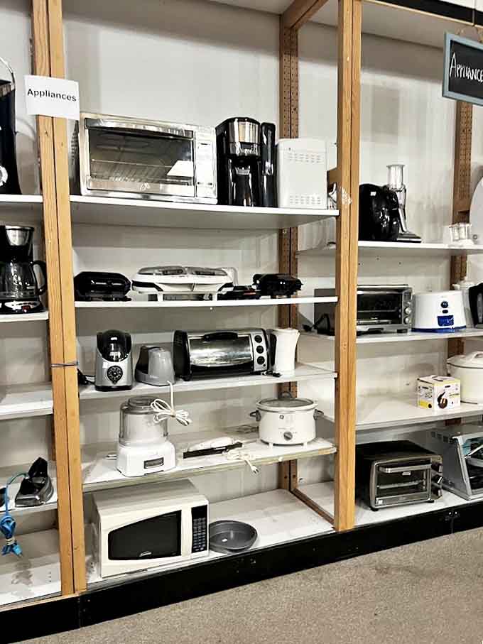 Appliance heaven for the budget-conscious cook—where yesterday's bread makers and coffee machines stand at attention, ready for their comeback tour in your kitchen.