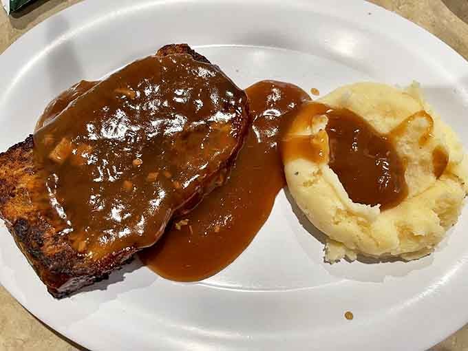 Meatloaf and mashed potatoes &ndash; the Fred Astaire and Ginger Rogers of comfort food, dancing perfectly together in gravy.