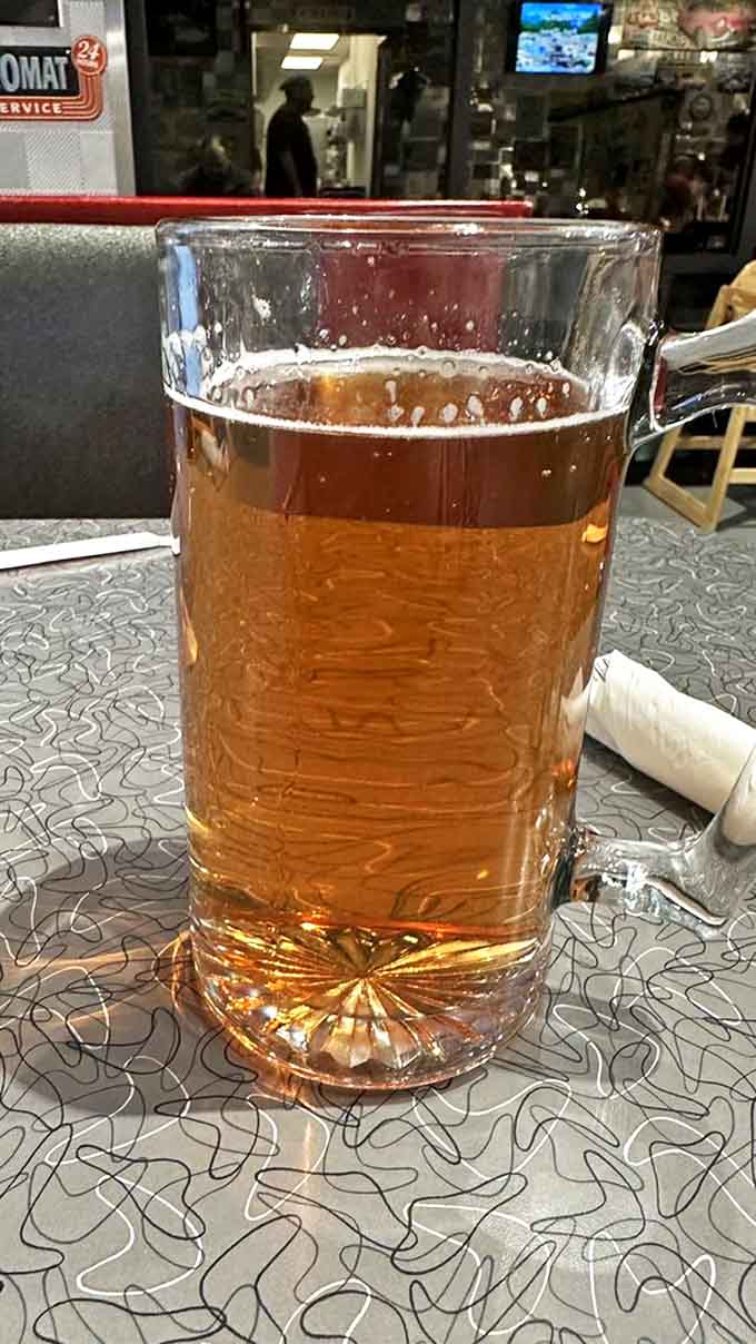 Beer this golden and inviting makes you understand why people wrote songs about it in the '50s. It's practically winking at you.