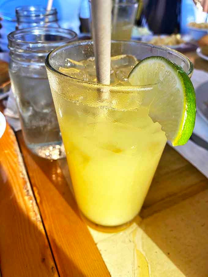 When life gives you lemons, add them to sweet tea and sip it alongside barbecue that makes Monday feel like Saturday.