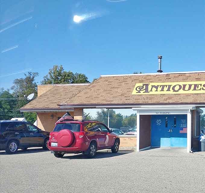 Even the parking lot screams "Americana"—where treasure seekers arrive in modern chariots to hunt for pieces of yesterday.