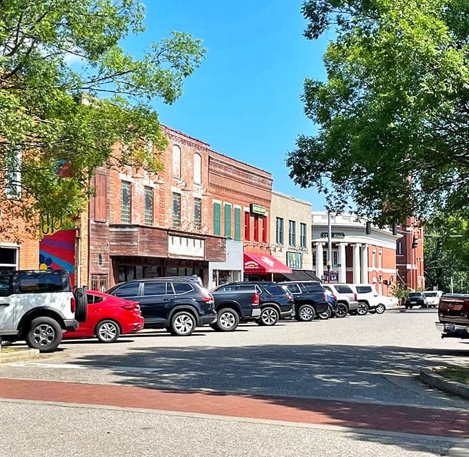 Murray's well-preserved downtown buildings create a charming atmosphere that invites visitors to linger longer.
