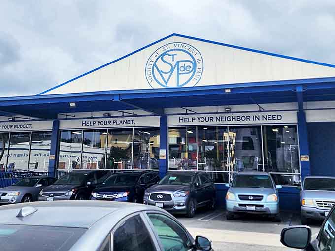 "Help Your Planet. Help Your Neighbor in Need." This Los Angeles giant delivers on both promises.