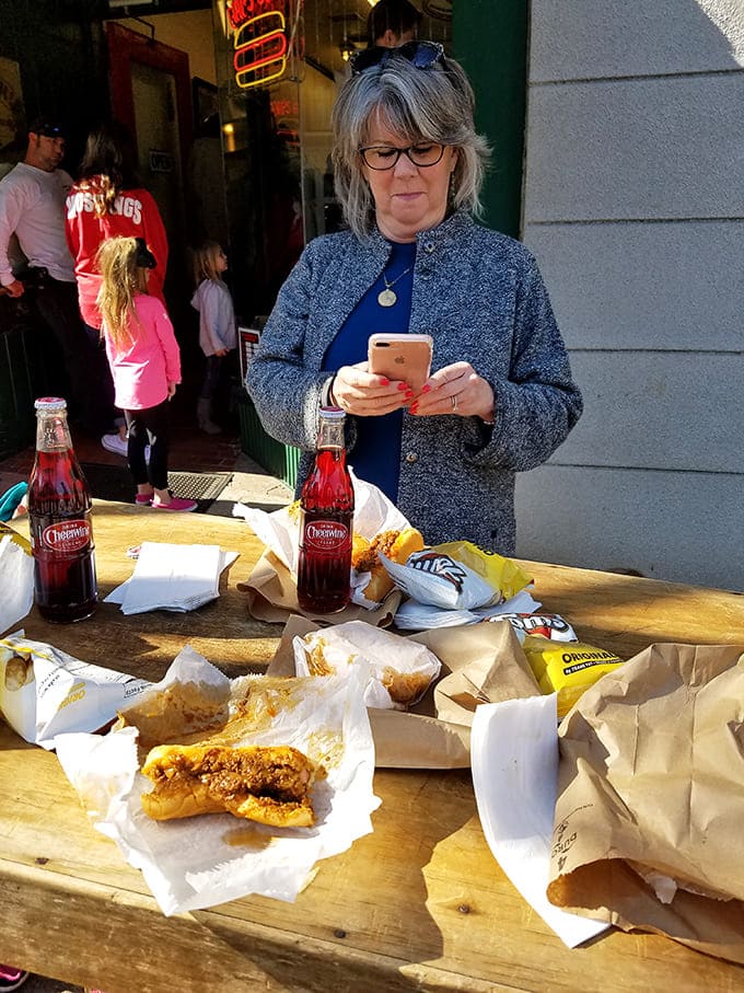 Picnic-style dining at its finest. When the food's this good, white tablecloths would just get in the way.