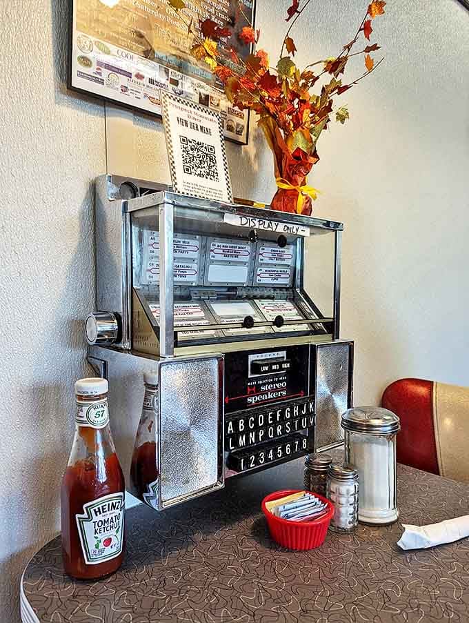 Not just decoration&mdash;this miniature jukebox is a portal to simpler times. Bet it doesn't have a single bad song in its lineup.