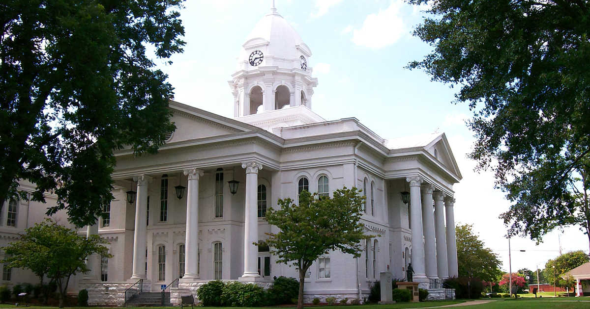 The Stunning Town In Alabama That's Almost Too Beautiful To Be Real
