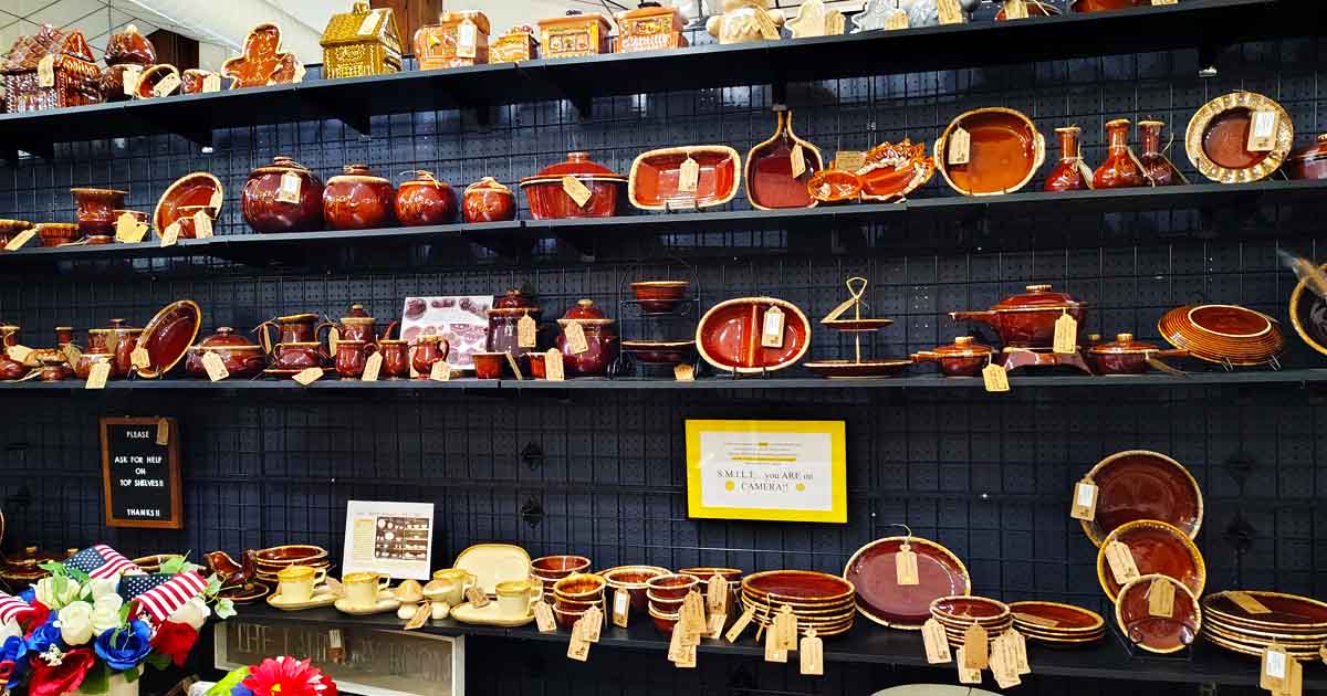 몇 시간 동안 정신을 잃을 수 있는 테네시의 거대한 골동품 가게