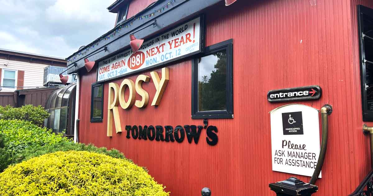 This Legendary Restaurant In Connecticut Has A Lobster Bisque So Good ...