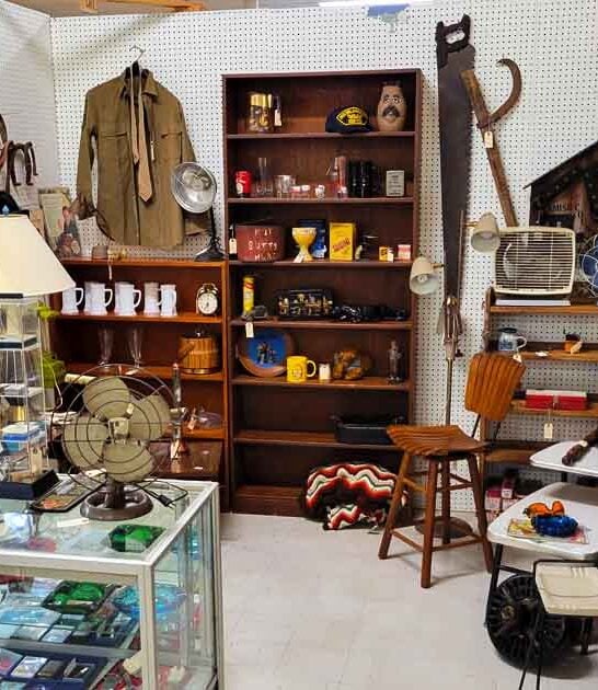 browse hours antiques michigan ftr