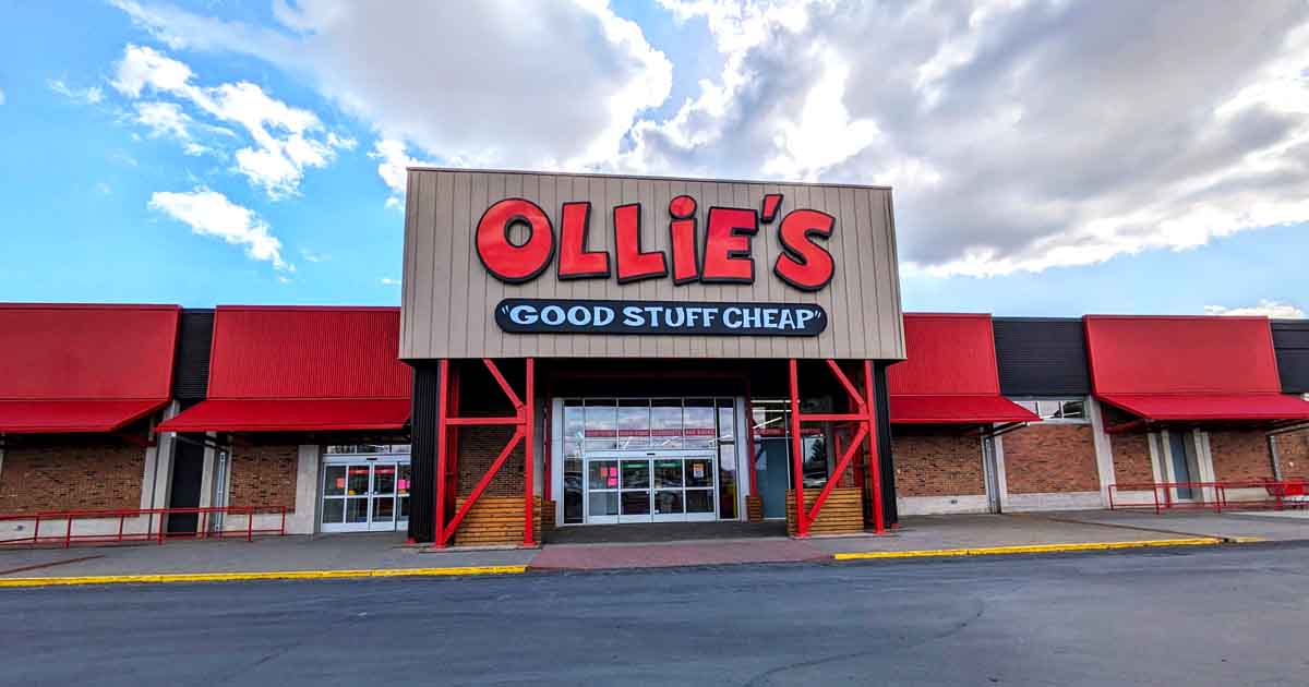 This Massive Discount Store In Iowa Is Where Your Thrifting Dreams Come ...