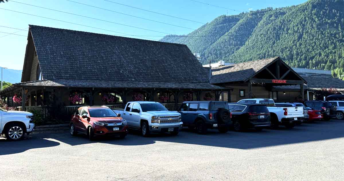 People Drive From All Over Wyoming To Eat At This Cowboy-Themed Restaurant