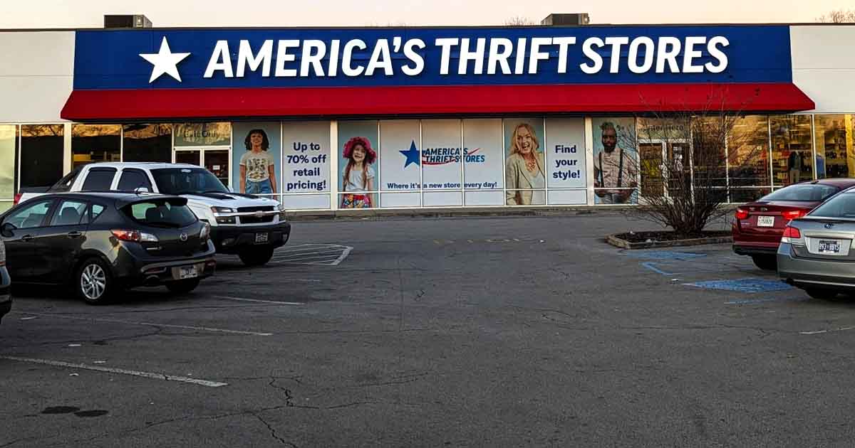 This Enormous Thrift Store In Tennessee Feels Like A Treasure Hunt For ...