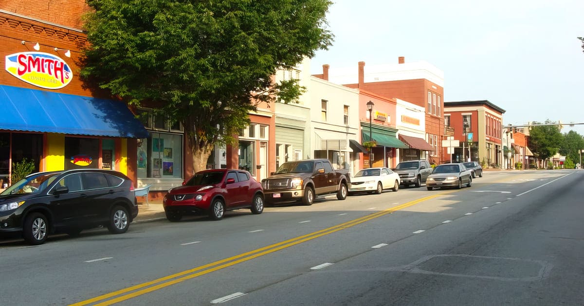 The Charming Small Town In Georgia That’s Perfect For A Wallet-Friendly ...