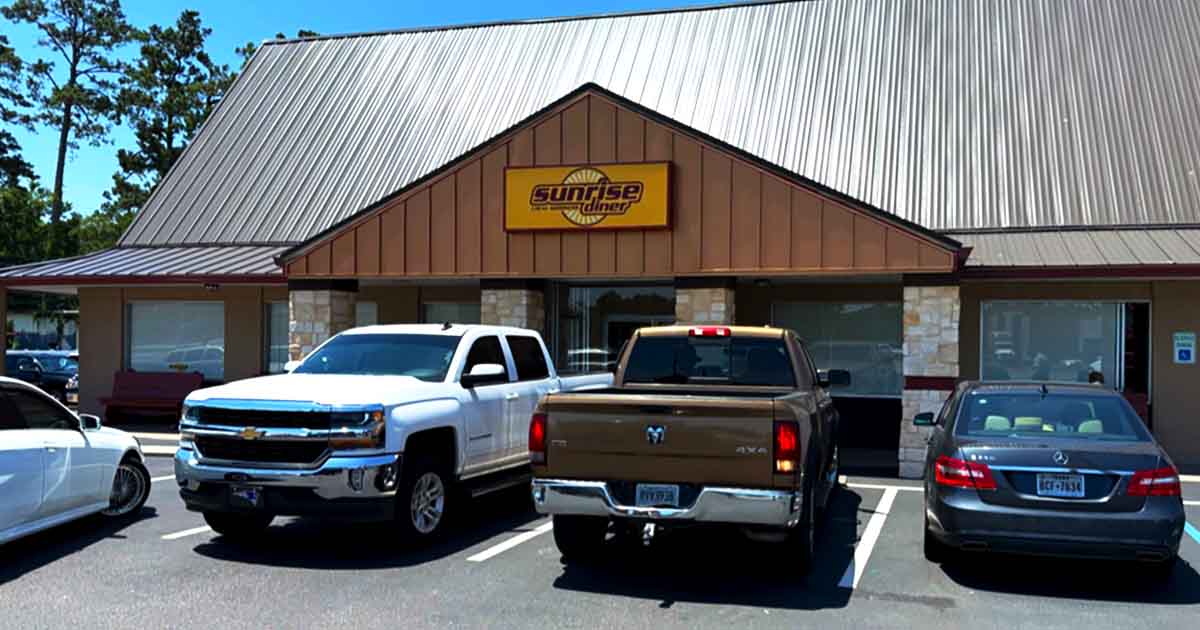 8 Old-School Diners In Georgia Where $13 Gets You A Whole Meal And More