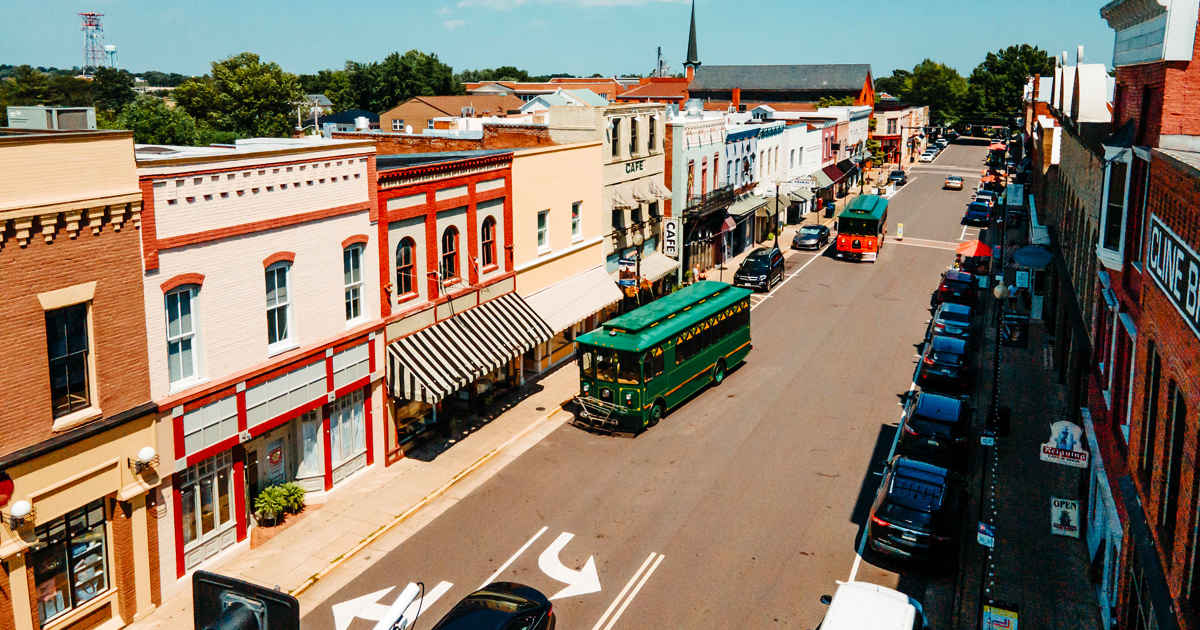 This Gorgeous Small Town In Virginia Is Almost Too Beautiful To Be Real
