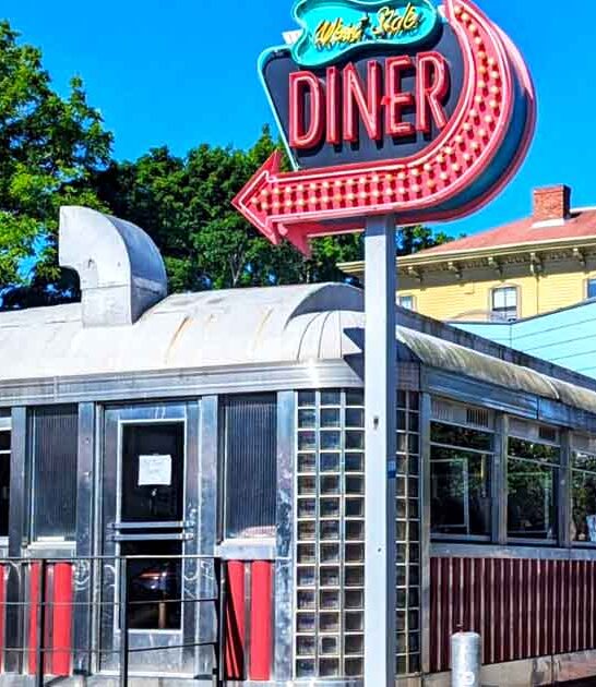 iconic diner rhode island ftr
