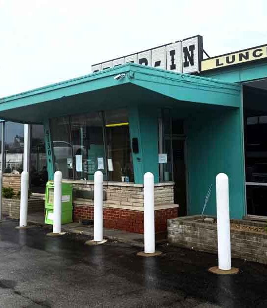 indiana tenderloin pork sandwich ftr