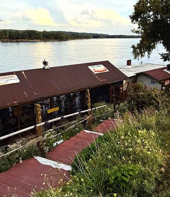 iowa eat seafood restaurant ftr