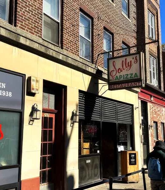 legendary pizza joint connecticut ftr