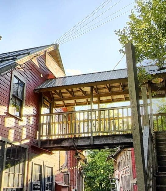 massachusetts huge used bookstore ftr