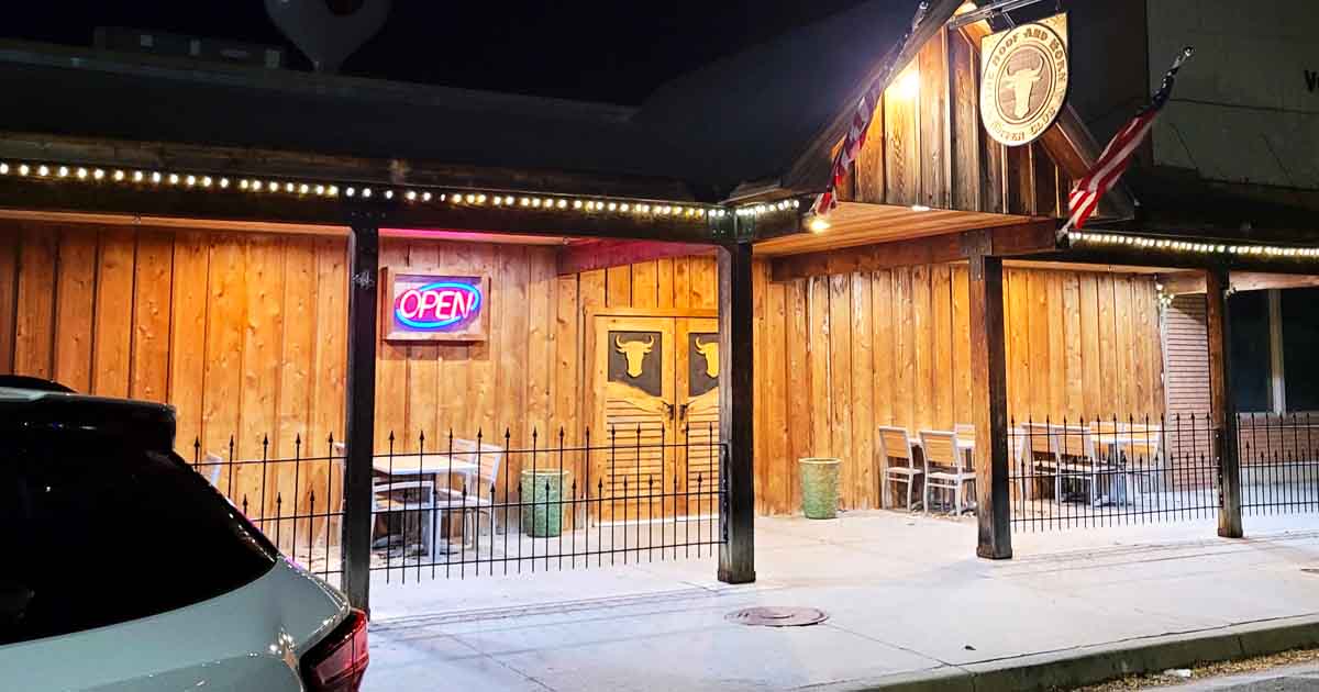 This Rustic Restaurant In Kansas Has A Mouth-Watering Ribeye Steak ...