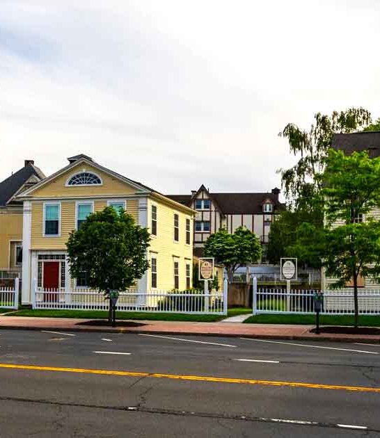 small walkable towns connecticut ftr