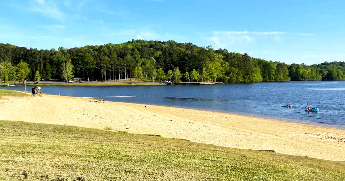 The Scenic State Park In Alabama That's Almost Too Beautiful To Be Real