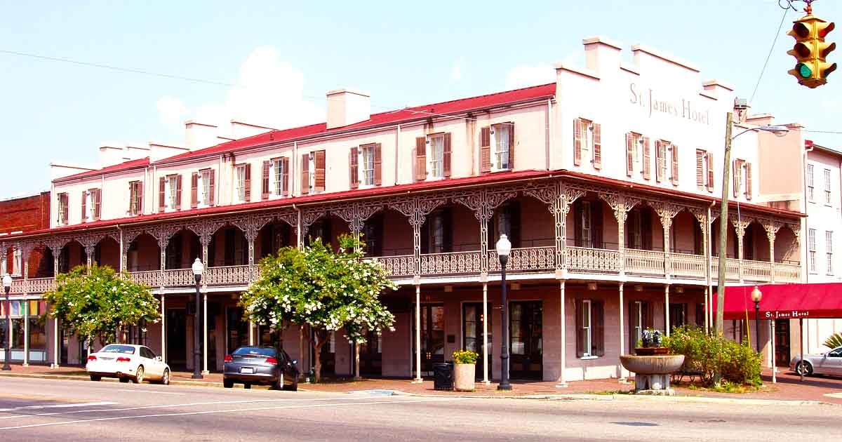 The Underrated Town In Alabama Where A OneBedroom Apartment Is 729 A