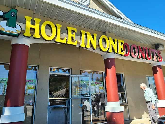 That cheerful signage and those candy-cane columns make this place impossible to miss, even before sunrise.