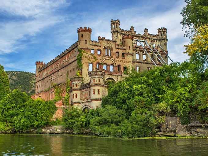 This Scottish castle rising from the Hudson looks like it teleported straight from the Highlands into New York.