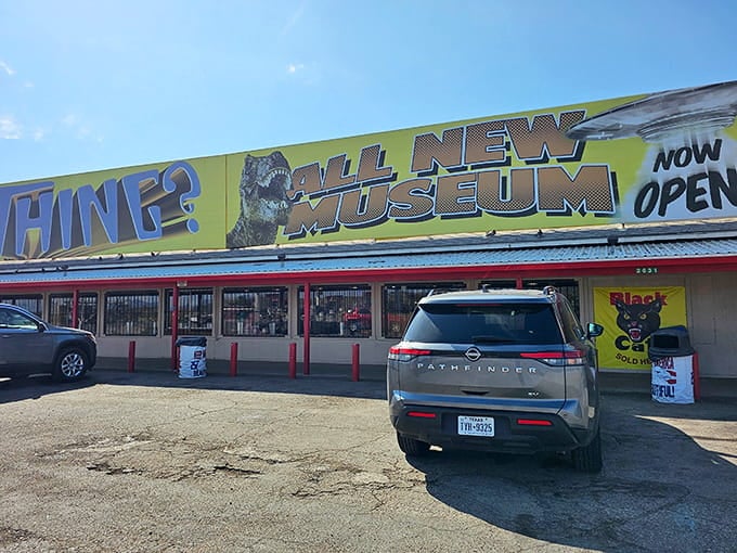 The bold exterior practically screams "ALL NEW MUSEUM" because subtlety has never been Arizona's strong suit, thankfully.