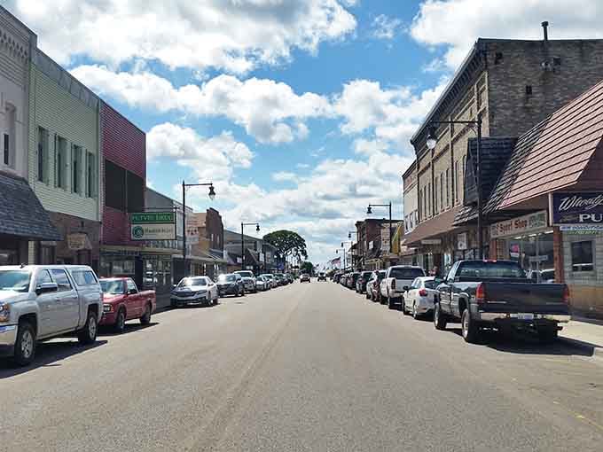 Wide streets, angle parking, and not a traffic jam in sight&mdash;this is what stress-free looks like.