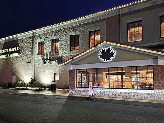 Those big windows and white columns aren’t just welcoming you — they’re practically begging you to come inside and eat.