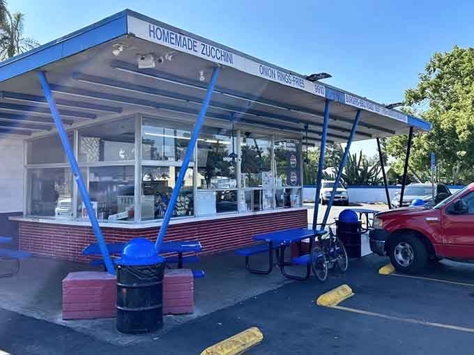 Those iconic blue beams aren't just architectural flair&mdash;they're like a beacon calling hungry travelers to this mid-century drive-in paradise.