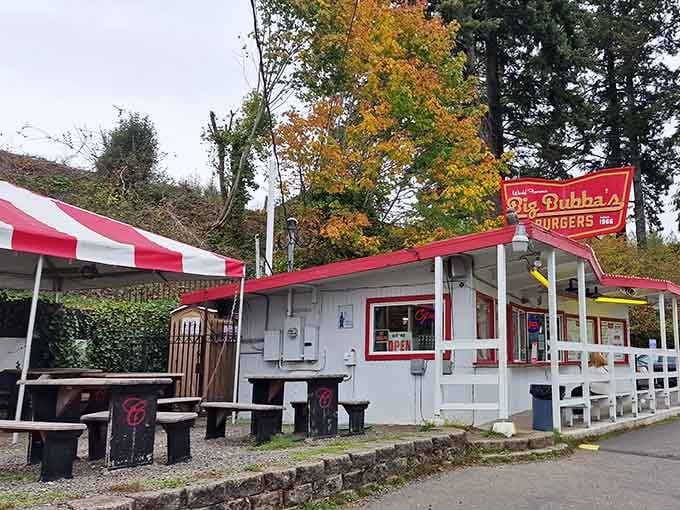 That classic roadside burger stand aesthetic never goes out of style, especially when serious food awaits inside.