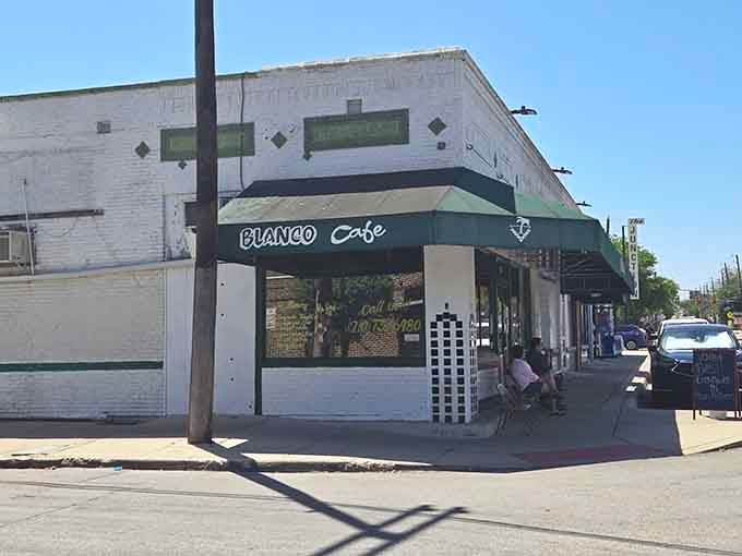 Soak up the sunshine and enjoy the local scenery before heading in for a meal that feels just like home.