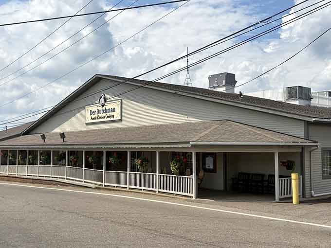 The "Amish Kitchen Cooking" sign isn't just decoration&mdash;it's a promise that your taste buds are about to experience something special.