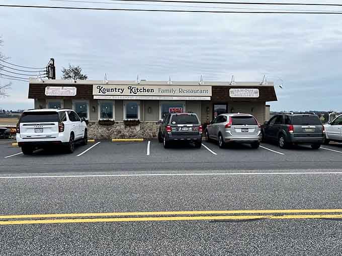 When locals pack the lot before noon, you've found yourself a genuine Pennsylvania breakfast treasure worth discovering.