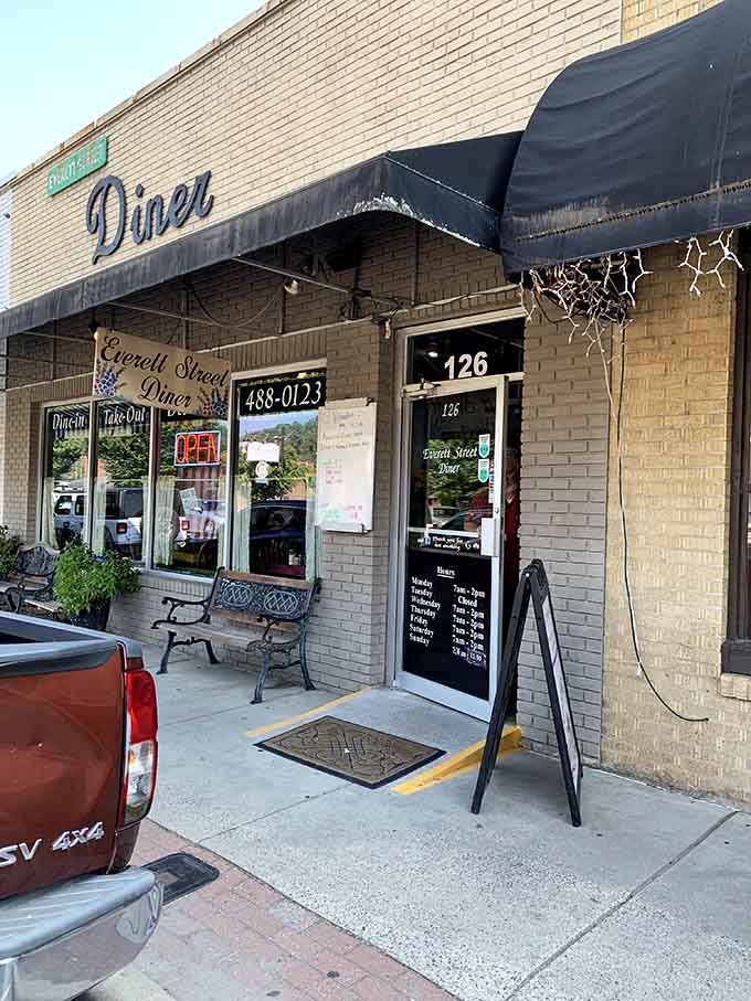 Notice the chalkboard menu by the door, promising the kind of home cooking that makes your grandmother jealous.