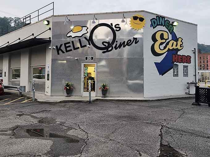 Autumn hills frame the building perfectly, proving that great breakfast spots know how to pick their scenery.