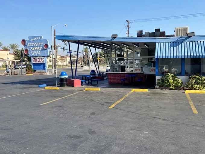 Those iconic blue beams aren't just architectural flair&mdash;they're like a beacon calling hungry travelers to this mid-century drive-in paradise.
