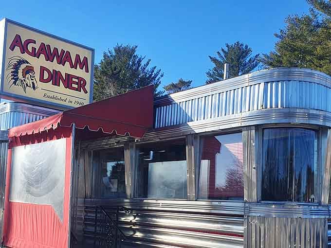 Bathed in New England sunshine, Agawam's iconic curved architecture and distinctive red awning have been turning first-time visitors into lifelong regulars since the mid-20th century.