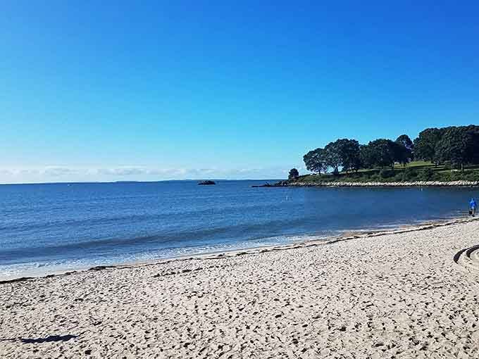 A slice of coastal heaven where the gentle waves meet pristine sand. Hole in the Wall Beach offers that rare combination of beauty and tranquility.