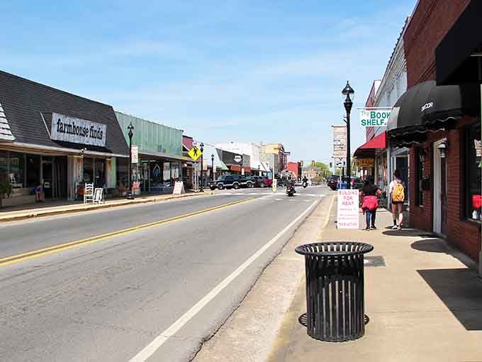Downtown Fort Payne welcomes you with classic small-town charm, where "Farmhouse Finds" isn't just a store name—it's the town's retirement strategy.