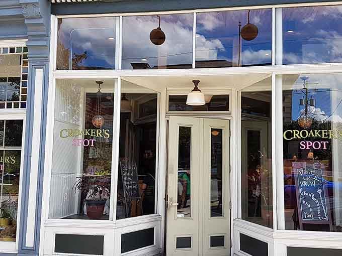 That storefront beckons like a portal to flavor town, where jazz meets soul food in perfect harmony.