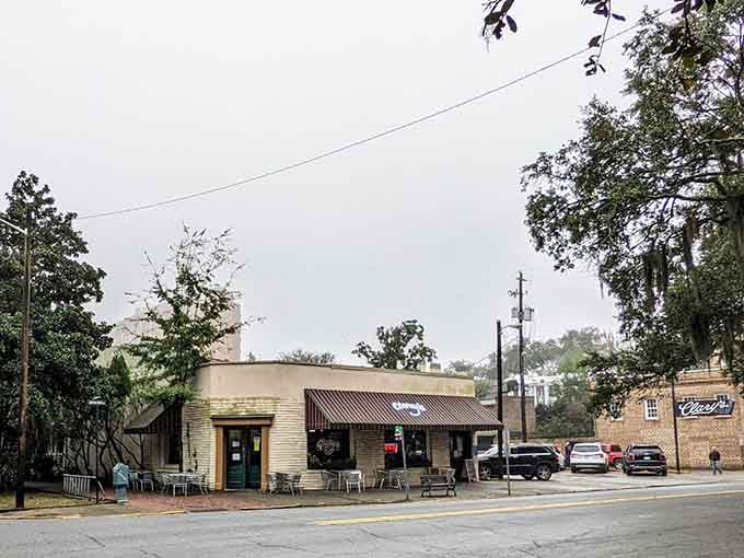That classic diner exterior promises the kind of breakfast that makes you want to cancel all your plans.