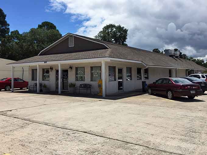 Don't let the modest facade fool you&mdash;this unpretentious building houses some of Georgia's most delicious seafood creations.
