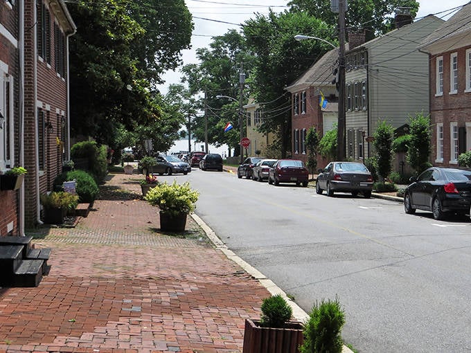 Cobblestone streets lined with colonial-era homes create New Castle's time-capsule charm. History doesn't just live here&mdash;it invites you for afternoon tea.