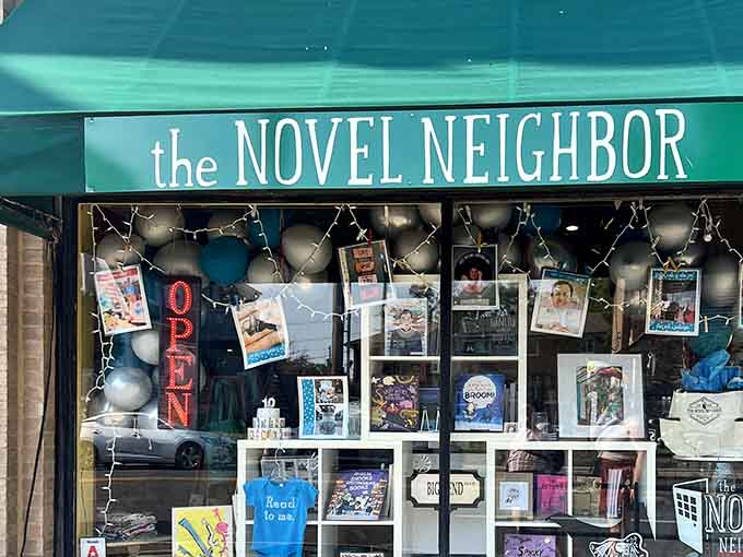 Window displays this inviting make you wonder if they've hired a professional curator or just love books that much.
